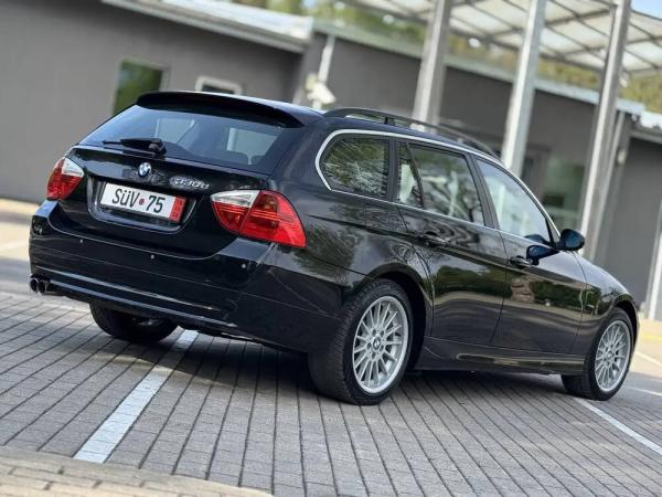 Black BMW 330 2006 in Jurmala, with an engine capacity of 3.00 L and mileage of 327 thousand km for 5190 €, photo 2 on AUTOMOTO.COM.LV