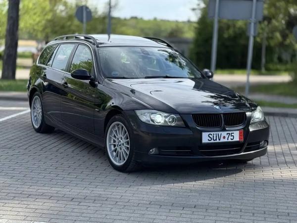Black BMW 330 2006 in Jurmala, with an engine capacity of 3.00 L and mileage of 327 thousand km for 5190 €, photo 3 on AUTOMOTO.COM.LV