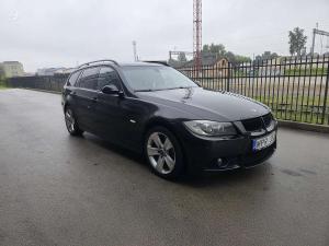 Black BMW 330 2006 in Siauliai, with an engine capacity of 2.99 L and mileage of 372 thousand km for 4200 €, photo 3 on AUTOMOTO.COM.LV
