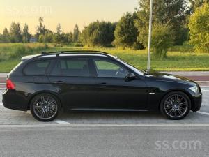 Black BMW 330 2006 in Jelgava, with an engine capacity of 3.00 L and mileage of 323 thousand km for 5990 €, photo 6 on AUTOMOTO.COM.LV