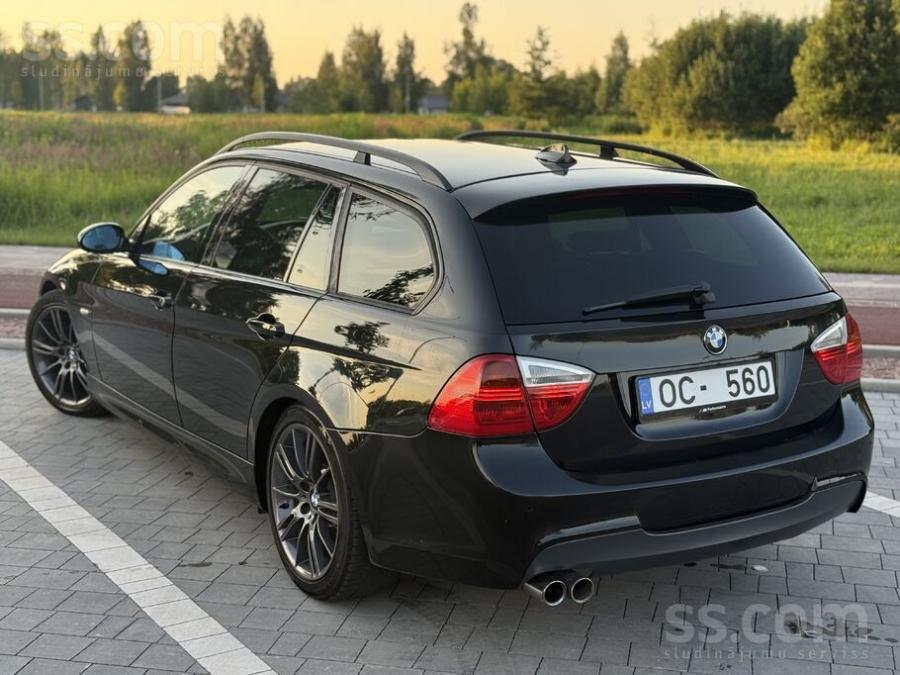 Black BMW 330 2006 in Jelgava, with an engine capacity of 3.00 L and mileage of 323 thousand km for 5990 €, photo 7 on AUTOMOTO.COM.LV