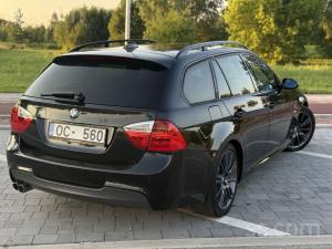 Black BMW 330 2006 in Jelgava, with an engine capacity of 3.00 L and mileage of 323 thousand km for 5990 €, photo 8 on AUTOMOTO.COM.LV