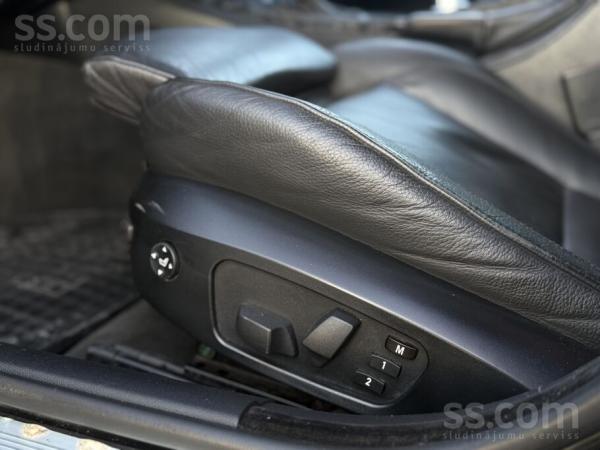 Black BMW 330 2006 in Jelgava, with an engine capacity of 3.00 L and mileage of 323 thousand km for 5990 €, photo 9 on AUTOMOTO.COM.LV