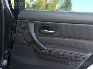 Black BMW 330 2006 in Jelgava, with an engine capacity of 3.00 L and mileage of 323 thousand km for 5990 €, photo 12 on AUTOMOTO.COM.LV