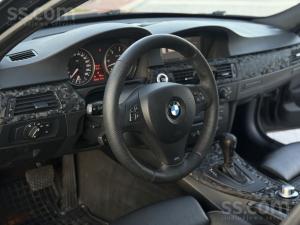 Black BMW 330 2006 in Jelgava, with an engine capacity of 3.00 L and mileage of 323 thousand km for 5990 €, photo 14 on AUTOMOTO.COM.LV
