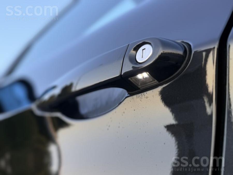 Black BMW 330 2006 in Jelgava, with an engine capacity of 3.00 L and mileage of 323 thousand km for 5990 €, photo 21 on AUTOMOTO.COM.LV