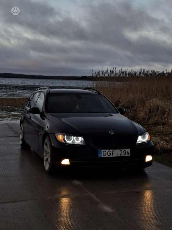 Melns BMW 330 2006 Kauņa, ar dzinēja tilpumu 2.99 L un nobraukumu 449 tūkst. km par 3000 €, foto 1 vietnē AUTOMOTO.COM.LV