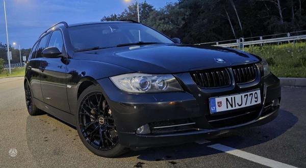 Melns BMW 330 2006 Šauļi, ar dzinēja tilpumu 2.99 L un nobraukumu 366 tūkst. km par 4200 €, foto 4 vietnē AUTOMOTO.COM.LV