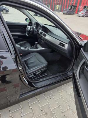 Melns BMW 330 2006 Šauļi, ar dzinēja tilpumu 2.99 L un nobraukumu 366 tūkst. km par 4200 €, foto 19 vietnē AUTOMOTO.COM.LV