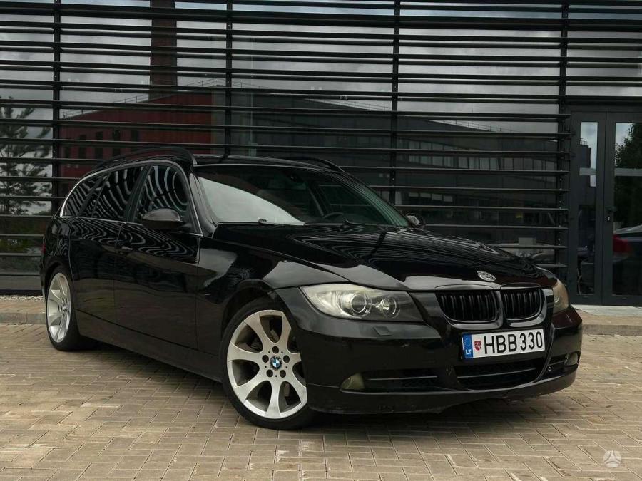 Black BMW 330 2006 in Klaipeda, with an engine capacity of 2.99 L and mileage of 264 thousand km for 3650 €, photo 1 on AUTOMOTO.COM.LV