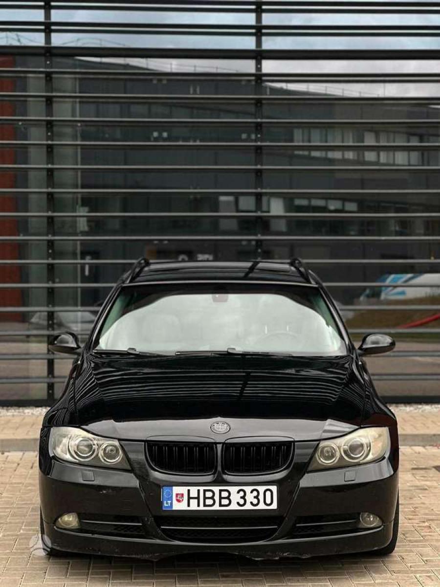 Black BMW 330 2006 in Klaipeda, with an engine capacity of 2.99 L and mileage of 264 thousand km for 3650 €, photo 3 on AUTOMOTO.COM.LV