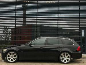 Black BMW 330 2006 in Klaipeda, with an engine capacity of 2.99 L and mileage of 264 thousand km for 3650 €, photo 6 on AUTOMOTO.COM.LV