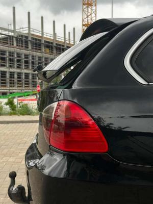 Black BMW 330 2006 in Klaipeda, with an engine capacity of 2.99 L and mileage of 264 thousand km for 3650 €, photo 11 on AUTOMOTO.COM.LV