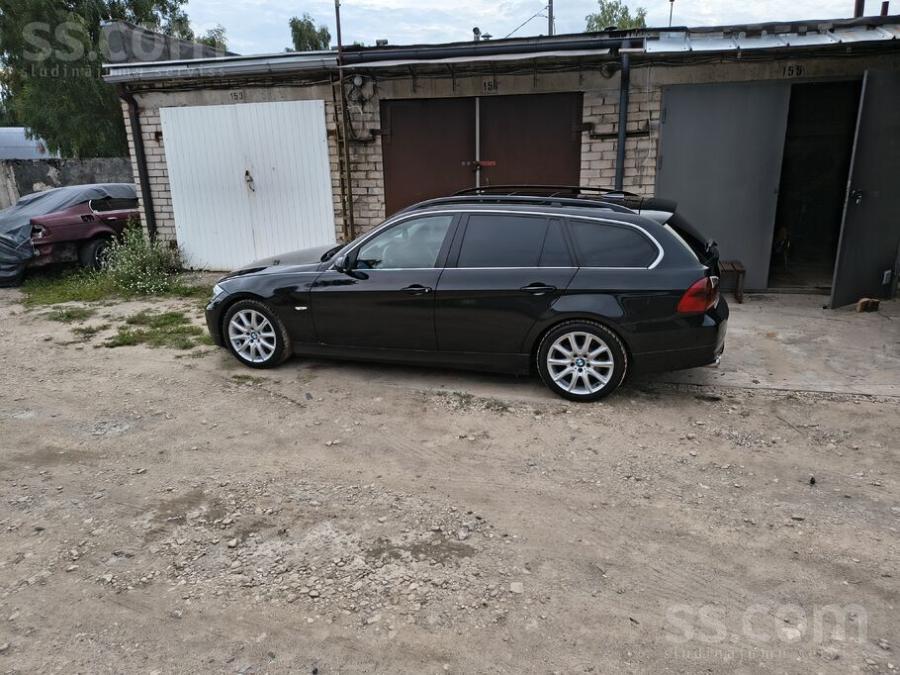 Melns BMW 330 2006 Rīga, ar dzinēja tilpumu 3.00 L un nobraukumu 292 tūkst. km par 3500 €, foto 3 vietnē AUTOMOTO.COM.LV
