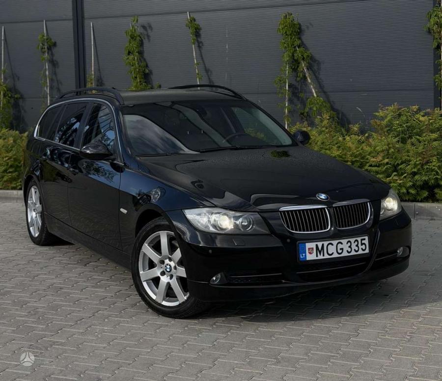 Black BMW 330 2006 in Vilnius, with an engine capacity of 2.99 L and mileage of 369 thousand km for 3550 €, photo 1 on AUTOMOTO.COM.LV