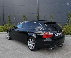 Black BMW 330 2006 in Vilnius, with an engine capacity of 2.99 L and mileage of 369 thousand km for 3550 €, photo 4 on AUTOMOTO.COM.LV