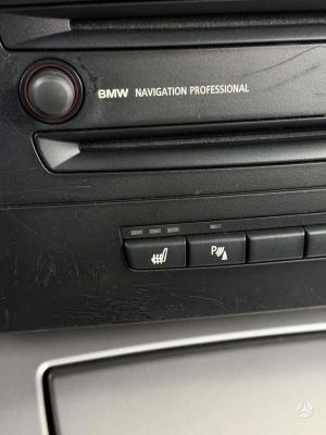 Black BMW 330 2006 in Vilnius, with an engine capacity of 2.99 L and mileage of 369 thousand km for 3550 €, photo 13 on AUTOMOTO.COM.LV