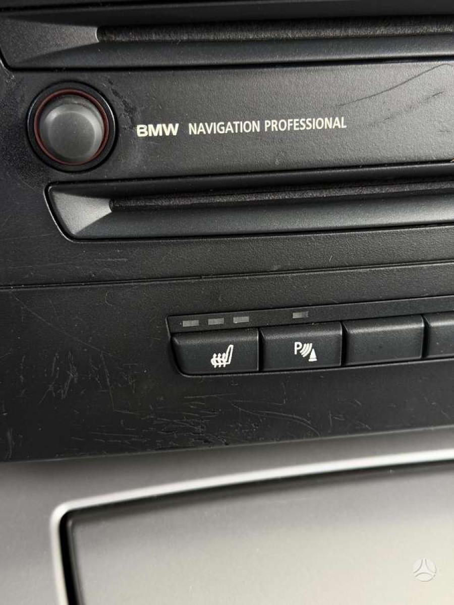 Black BMW 330 2006 in Vilnius, with an engine capacity of 2.99 L and mileage of 369 thousand km for 3550 €, photo 13 on AUTOMOTO.COM.LV
