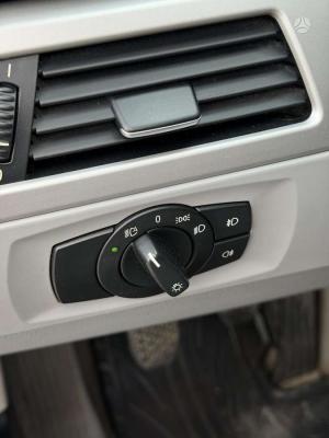 Black BMW 330 2006 in Vilnius, with an engine capacity of 2.99 L and mileage of 369 thousand km for 3550 €, photo 19 on AUTOMOTO.COM.LV