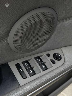 Black BMW 330 2006 in Vilnius, with an engine capacity of 2.99 L and mileage of 369 thousand km for 3550 €, photo 20 on AUTOMOTO.COM.LV