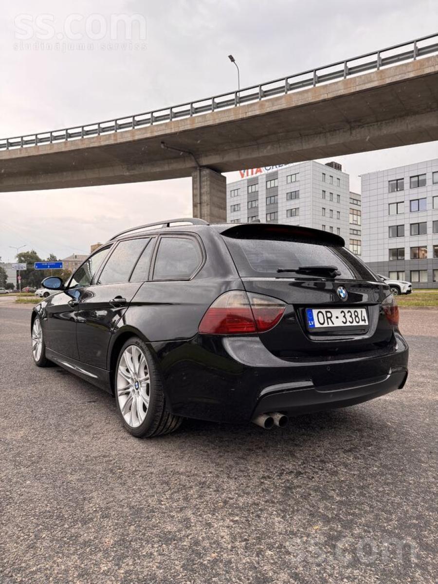 Black BMW 330 2006 in Riga, with an engine capacity of 3.00 L and mileage of 364 thousand km for 4600 €, photo 5 on AUTOMOTO.COM.LV
