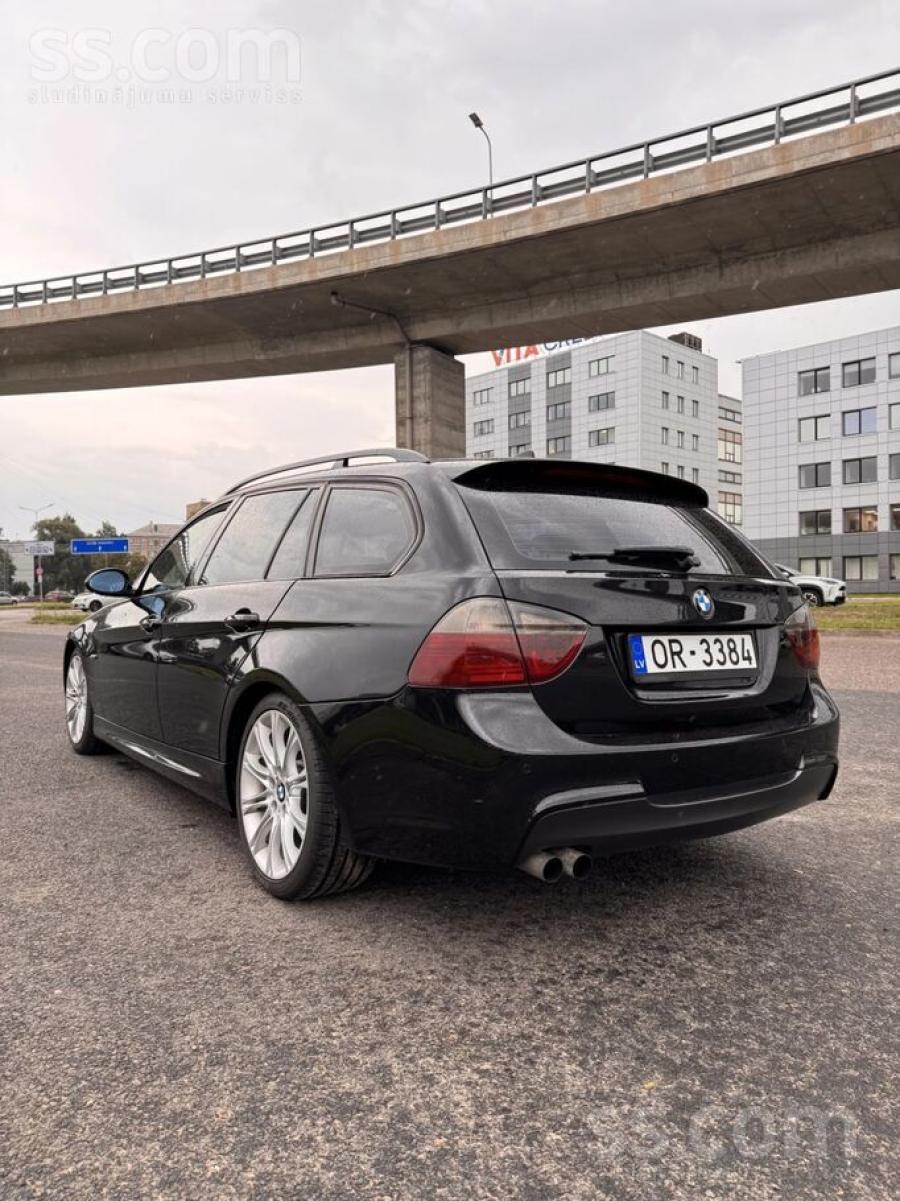 Black BMW 330 2006 in Riga, with an engine capacity of 3.00 L and mileage of 364 thousand km for 4600 €, photo 5 on AUTOMOTO.COM.LV