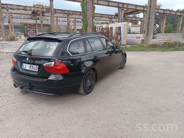 Черный БМВ 330 2006 в Рига, объемом двигателя 3.00 л и пробегом 440 тыс. км за 3700 €, фото 5 на AUTOMOTO.COM.LV