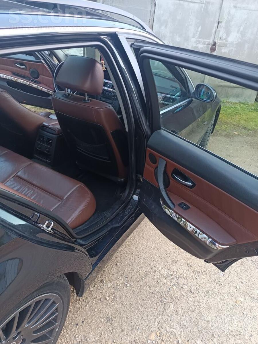 Melns BMW 330 2006 Rīga, ar dzinēja tilpumu 3.00 L un nobraukumu 440 tūkst. km par 3700 €, foto 10 vietnē AUTOMOTO.COM.LV