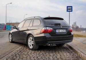 Black BMW 330 2006 in Riga, with an engine capacity of 3.00 L and mileage of 442 thousand km for 2850 €, photo 4 on AUTOMOTO.COM.LV