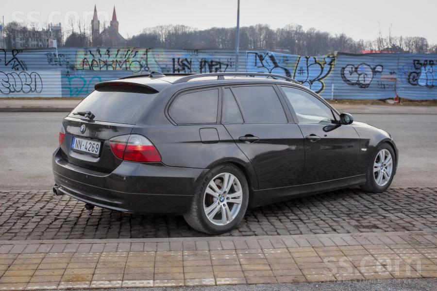 Black BMW 330 2006 in Riga, with an engine capacity of 3.00 L and mileage of 442 thousand km for 2850 €, photo 6 on AUTOMOTO.COM.LV