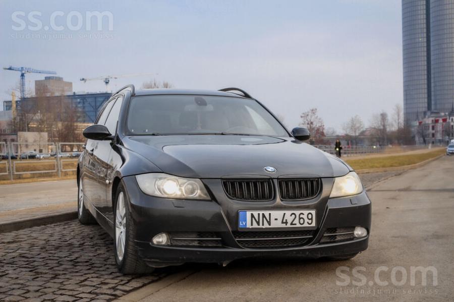 Black BMW 330 2006 in Riga, with an engine capacity of 3.00 L and mileage of 442 thousand km for 2850 €, photo 9 on AUTOMOTO.COM.LV