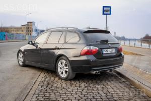 Black BMW 330 2006 in Riga, with an engine capacity of 3.00 L and mileage of 442 thousand km for 2850 €, photo 10 on AUTOMOTO.COM.LV