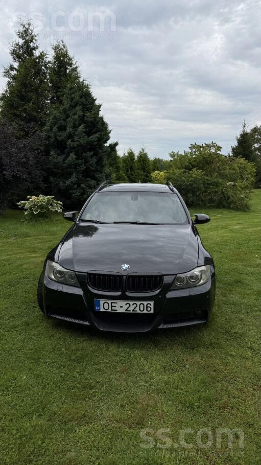 Black BMW 330 2006 in Riga, with an engine capacity of 3.00 L and mileage of 326 thousand km for 6700 €, photo 1 on AUTOMOTO.COM.LV