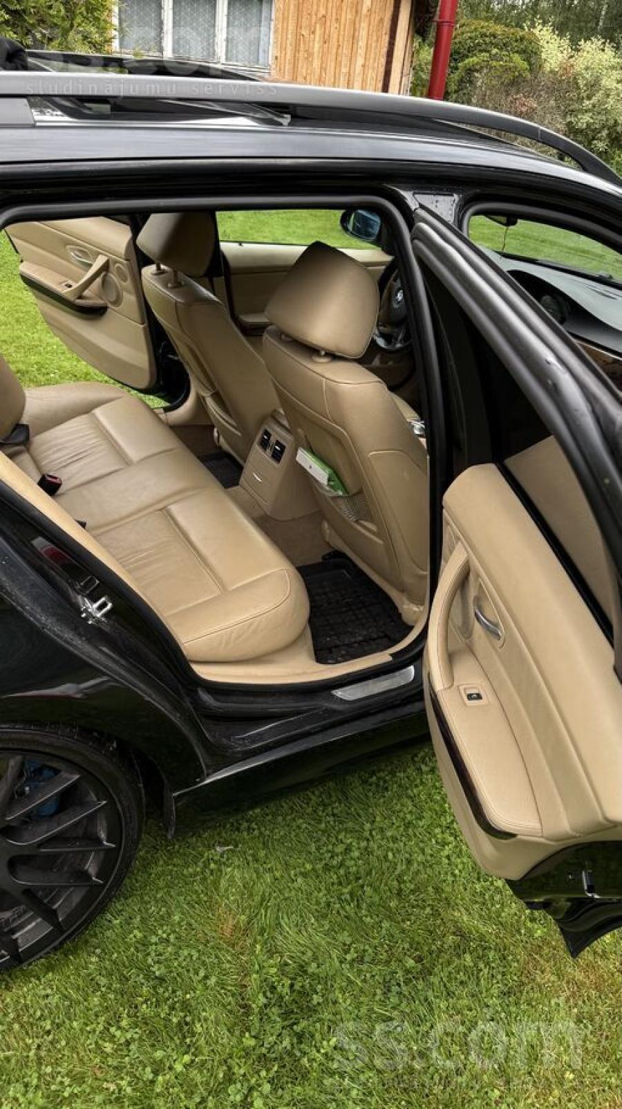 Black BMW 330 2006 in Riga, with an engine capacity of 3.00 L and mileage of 326 thousand km for 6700 €, photo 7 on AUTOMOTO.COM.LV