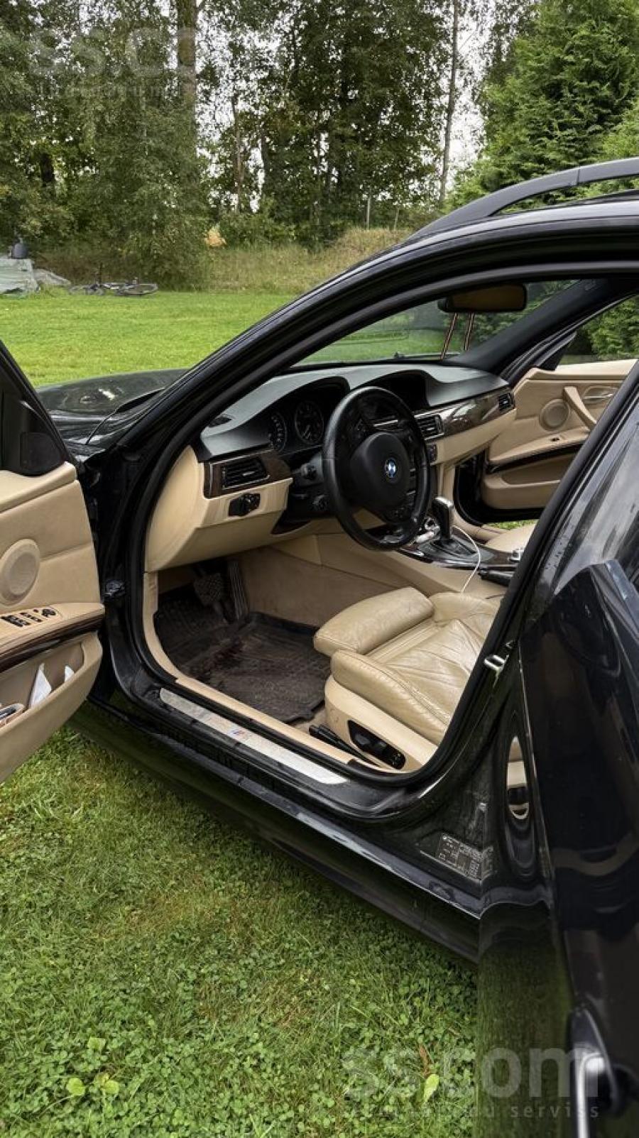 Black BMW 330 2006 in Riga, with an engine capacity of 3.00 L and mileage of 326 thousand km for 6700 €, photo 10 on AUTOMOTO.COM.LV