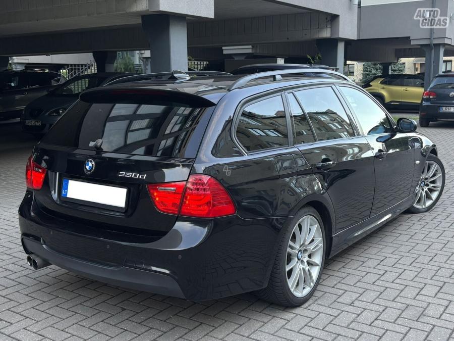 Melns BMW 330 2006 Kauņa, ar dzinēja tilpumu 3.00 L un nobraukumu 350 tūkst. km par 4500 €, foto 4 vietnē AUTOMOTO.COM.LV