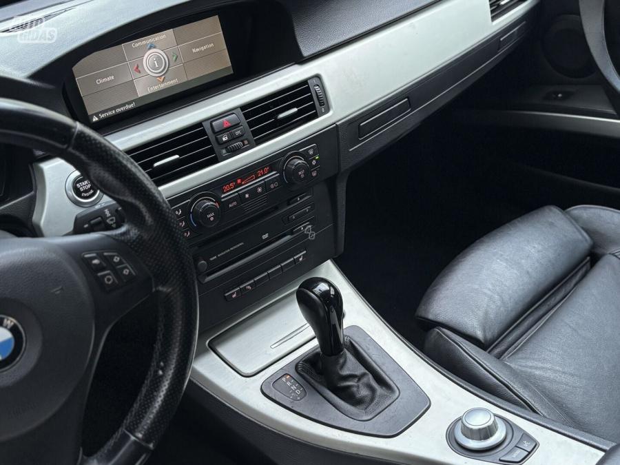 Melns BMW 330 2006 Kauņa, ar dzinēja tilpumu 3.00 L un nobraukumu 350 tūkst. km par 4500 €, foto 15 vietnē AUTOMOTO.COM.LV