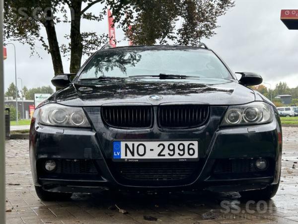 BMW 330 2006 Limbaži vietnÄ Melns BMW 330 2006 Limbaži, ar dzinÄja tilpumu 3.00 L un nobraukumu 360 tÅ«kst. km par 5800 ā¬, foto 1 vietnÄ AUTOMOTO.COM.LV