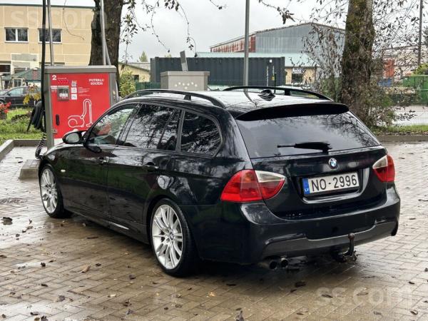 BMW 330 2006 Limbaži vietnÄ Melns BMW 330 2006 Limbaži, ar dzinÄja tilpumu 3.00 L un nobraukumu 360 tÅ«kst. km par 5800 ā¬, foto 6 vietnÄ AUTOMOTO.COM.LV