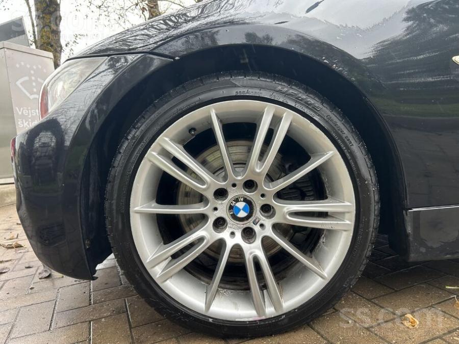 Melns BMW 330 2006 Limbaži, ar dzinēja tilpumu 3.00 L un nobraukumu 360 tūkst. km par 5800 €, foto 7 vietnē AUTOMOTO.COM.LV