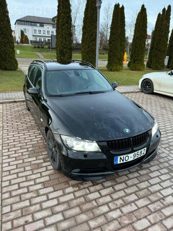 Melns BMW 330 2007 Madona, ar dzinēja tilpumu 3.00 L un nobraukumu 450 tūkst. km par 3950 €, foto 2 vietnē AUTOMOTO.COM.LV