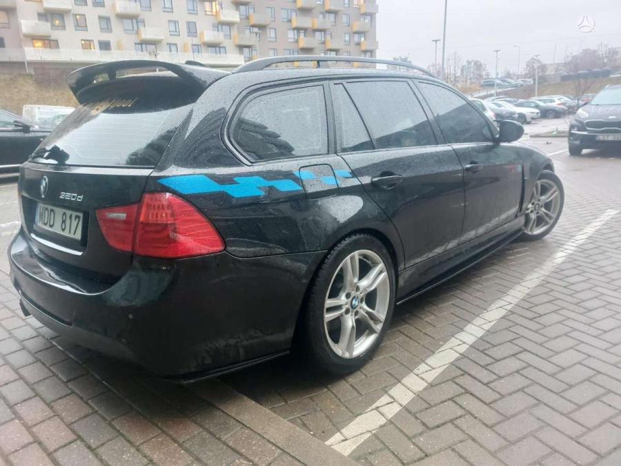 Melns BMW 330 2007 Viļņa, ar dzinēja tilpumu 3.00 L un nobraukumu 341 tūkst. km par 5950 €, foto 6 vietnē AUTOMOTO.COM.LV