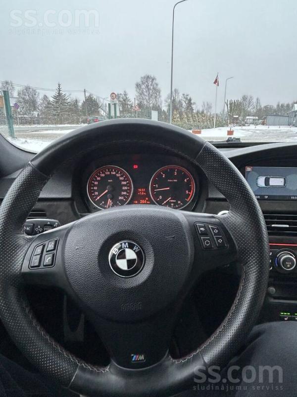 Melns BMW 330 2007 Rīga, ar dzinēja tilpumu 3.00 L un nobraukumu 335 tūkst. km par 4550 €, foto 7 vietnē AUTOMOTO.COM.LV
