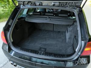 Melns BMW 330 2007 Ludza, ar dzinēja tilpumu 3.00 L un nobraukumu 257 tūkst. km par 5950 €, foto 18 vietnē AUTOMOTO.COM.LV