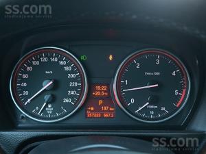 Melns BMW 330 2007 Ludza, ar dzinēja tilpumu 3.00 L un nobraukumu 257 tūkst. km par 5950 €, foto 26 vietnē AUTOMOTO.COM.LV