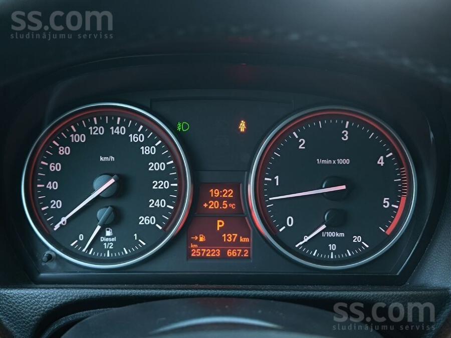 Melns BMW 330 2007 Ludza, ar dzinēja tilpumu 3.00 L un nobraukumu 257 tūkst. km par 5950 €, foto 26 vietnē AUTOMOTO.COM.LV