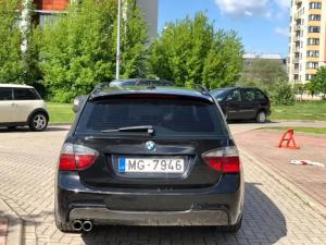 Black BMW 330 2007 in Riga, with an engine capacity of 3.00 L and mileage of 265 thousand km for 3990 €, photo 4 on AUTOMOTO.COM.LV