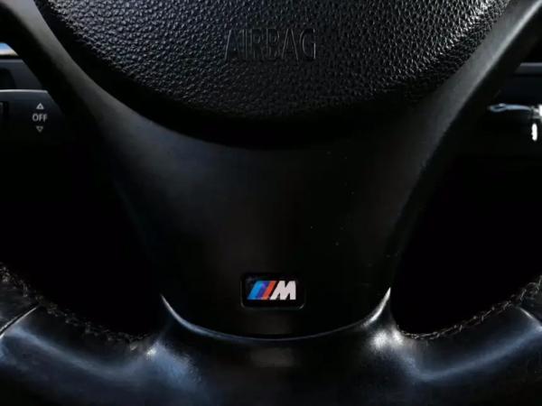 Black BMW 330 2007 in Riga, with an engine capacity of 3.00 L and mileage of 265 thousand km for 3990 €, photo 7 on AUTOMOTO.COM.LV
