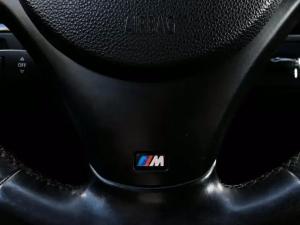 Black BMW 330 2007 in Riga, with an engine capacity of 3.00 L and mileage of 265 thousand km for 3990 €, photo 8 on AUTOMOTO.COM.LV