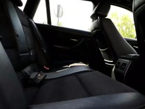 Black BMW 330 2007 in Riga, with an engine capacity of 3.00 L and mileage of 265 thousand km for 3990 €, photo 21 on AUTOMOTO.COM.LV